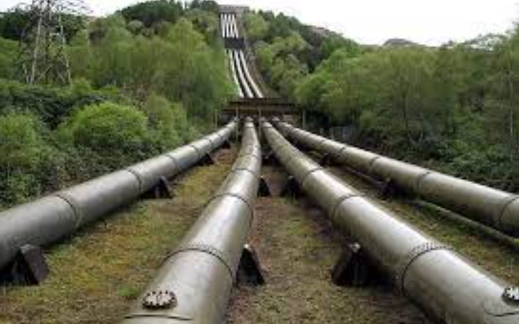 THE ROLE OF PIPELINES IN THE OIL AND GAS INDUSTRY